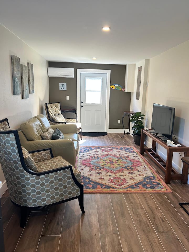 Renovated Studio / Ideal Location - Fort Myers, FL