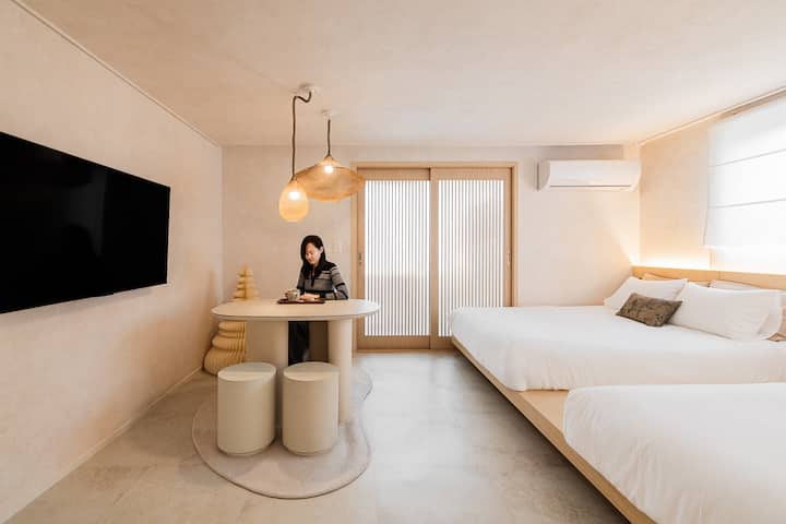 At More/합법숙소/2층/짐보관/6ppl/주차가능 - Coreia do Sul