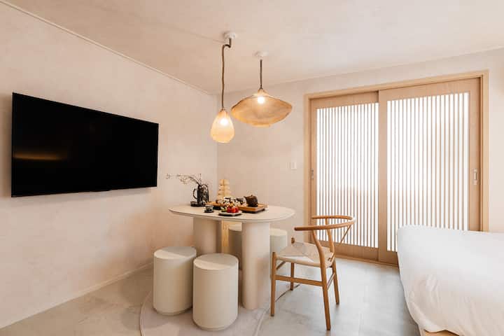 At More/합법숙소/2층/짐보관/6ppl/주차가능 - South Korea