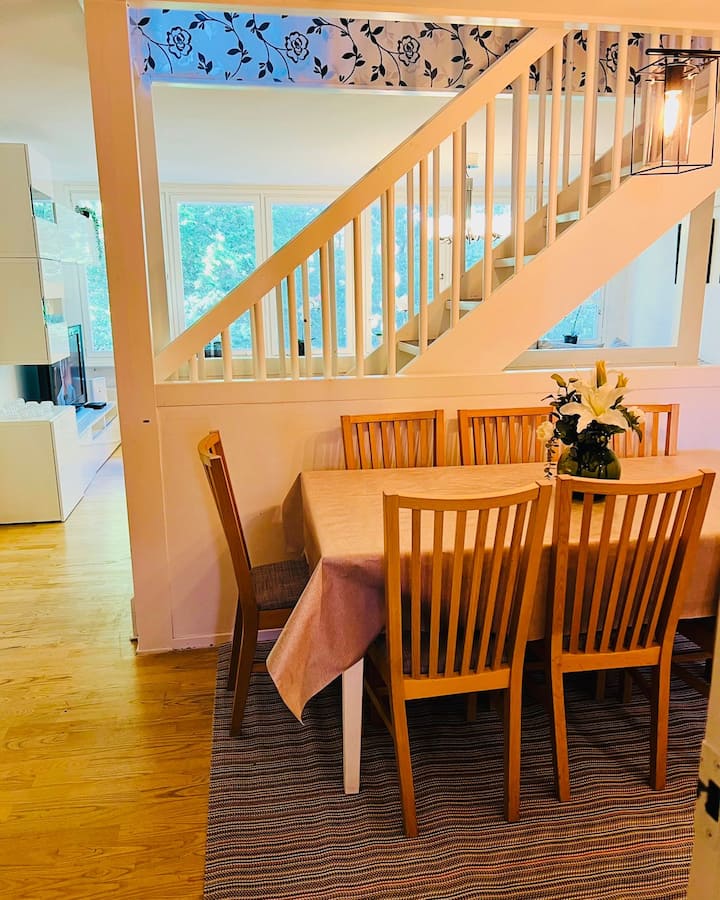 Fräscht Och Rymligt Trevånings Radhus Nära City - Gothenburg