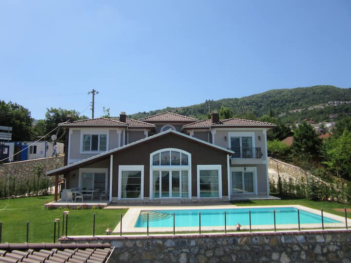 • Full Manzaralı • Sıcak Havuzlu Lüks Villa - Sakarya