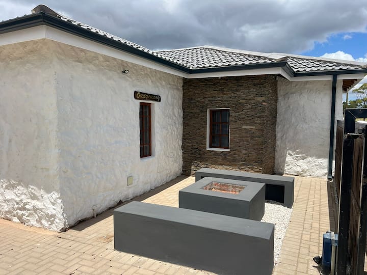 Cozy 2-bedroom House - Albertinia