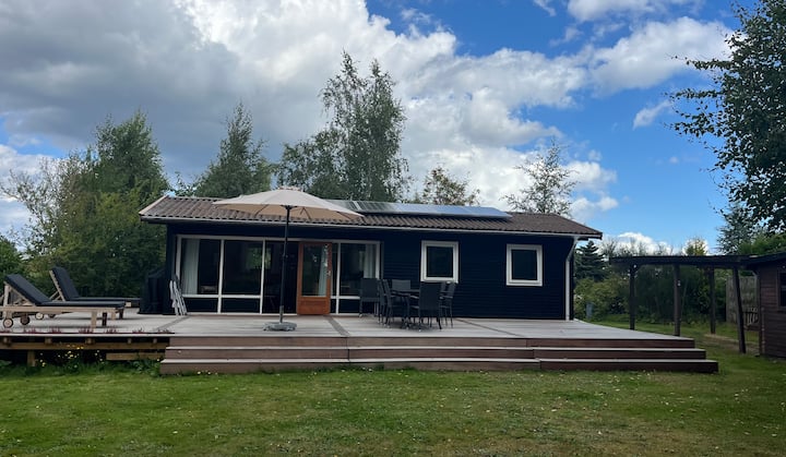Hyggeligt Sommerhus I Dronningmølle. - Denmark