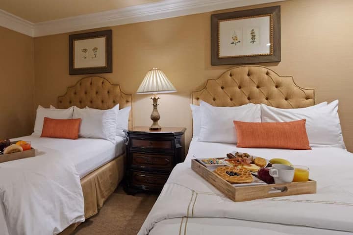 Wonderful Room With Refrigerator & Microwave - Los Angeles, CA