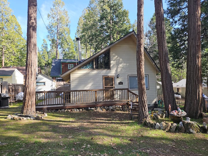 Tea House - Brentwood Lake, Twain Harte