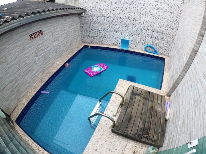 Quartos Para Até 4 Pessoas Em Hostel. - Matinhos