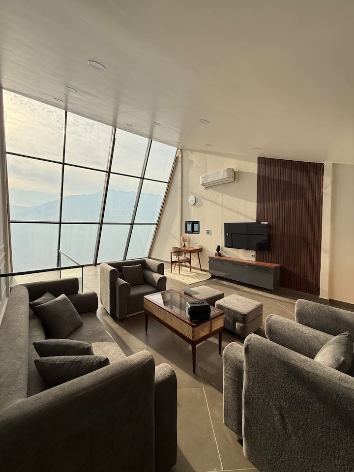 The Cube | Itsy Bitsy Cabin - 맨디