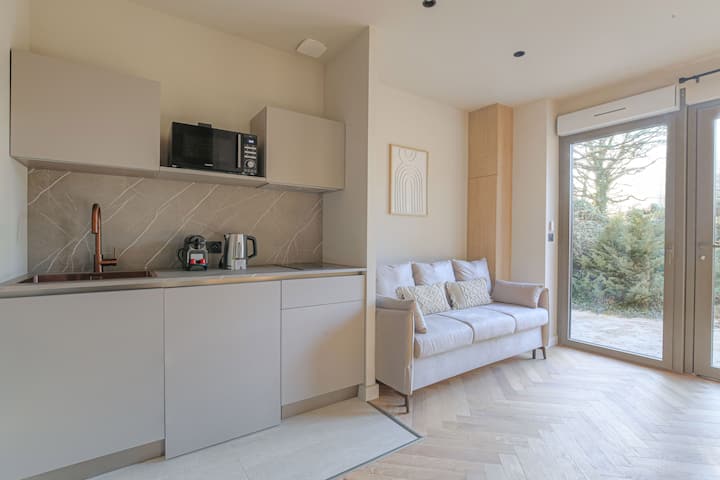 Studio Contemporain Au Calme, à Proximité De Lyon - La Tour-de-Salvagny