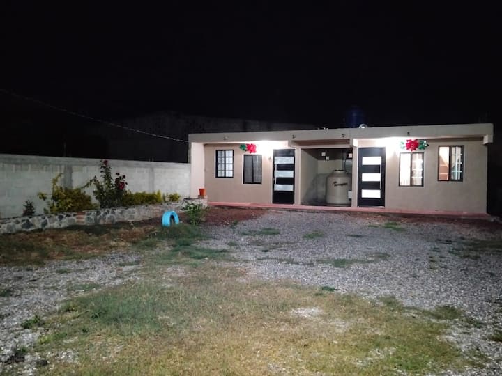 Casa De Huéspedes Xochitlan - Querétaro