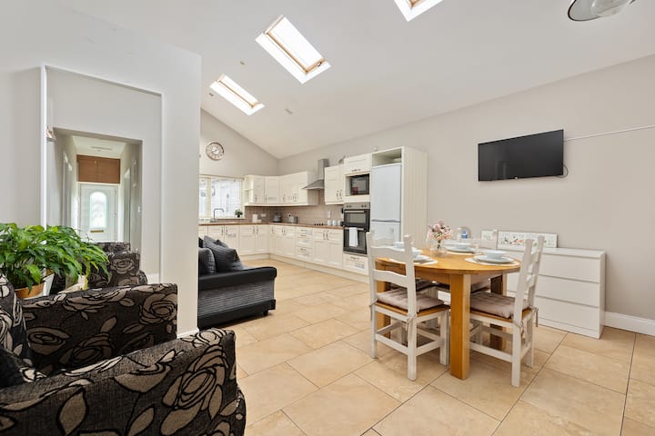 Dublin Airport Oasis By Sol Haven - Ashbourne