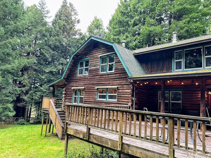 Log Cabin Retreat In The Redwoods - Arcata, CA