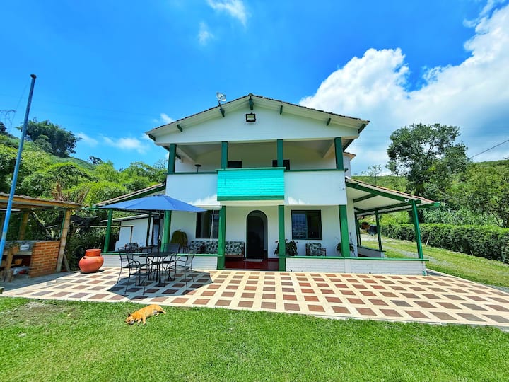 Hermosa Casa Campestre Para 8 Personas - Santa Rosa de Cabal