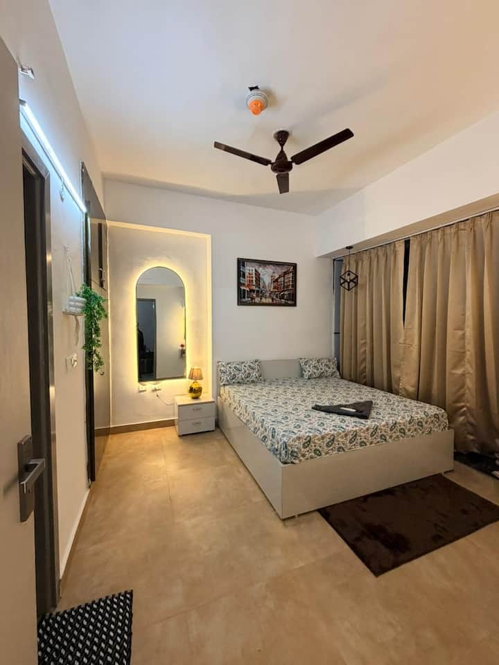 Zoomstay @ Spectrum Metro Mall, Sector 76, Noida - Noida