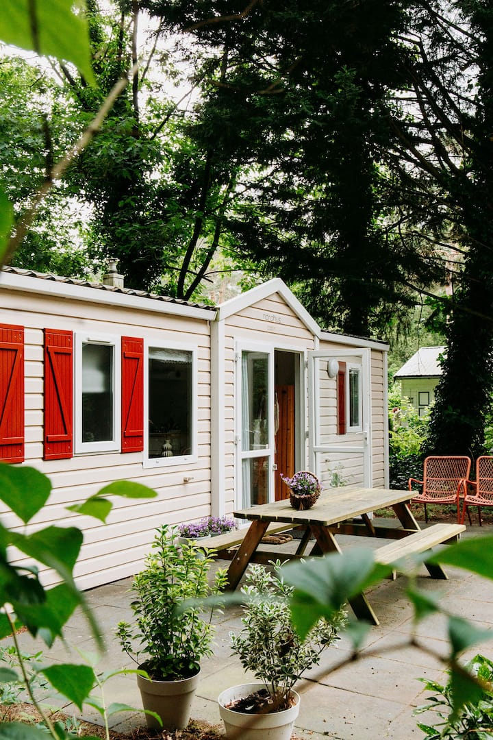 The Red Shutter Cottage - A Snug Woodland Cottage - Zwolle