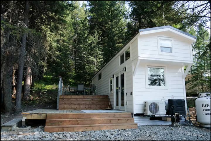 Lily's Little Lodge - Tiny Home - Bellevue