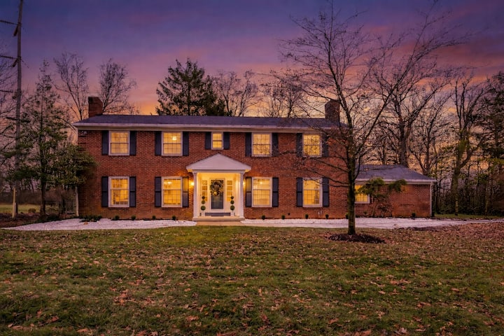Luxury 6br 4ba Villa W/ Pool, Hot Tub & Backyard - Columbus, OH