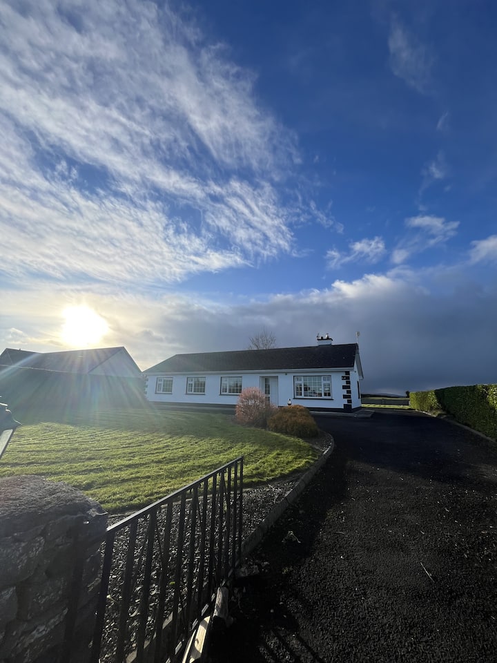 Cottage In The Countryside - Kinvara - İrlanda