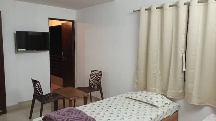 Brahmanandan Stays Studio - Jamshedpur