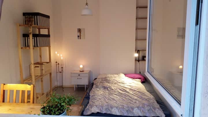 Charmantes Apartment Im Altbau
* Nähe Messe/deutz* - Köln