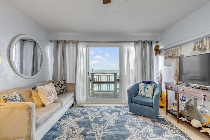 Oceanfront Daytona Beach | Steps To Beach & Pool - Daytona Beach, FL