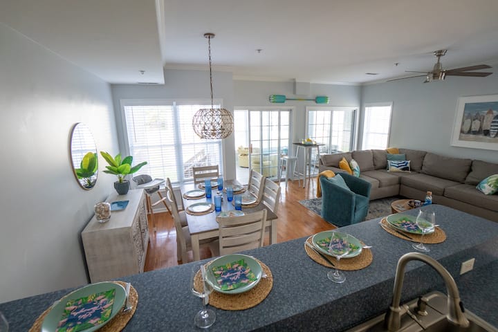 Family Coastal Retreat  3 Pools  Kids Space - Rehoboth Beach, DE