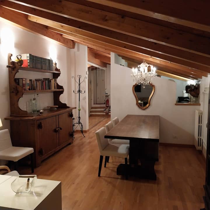 Appartamento Mansardato Centro Storico Bologna - Bologne