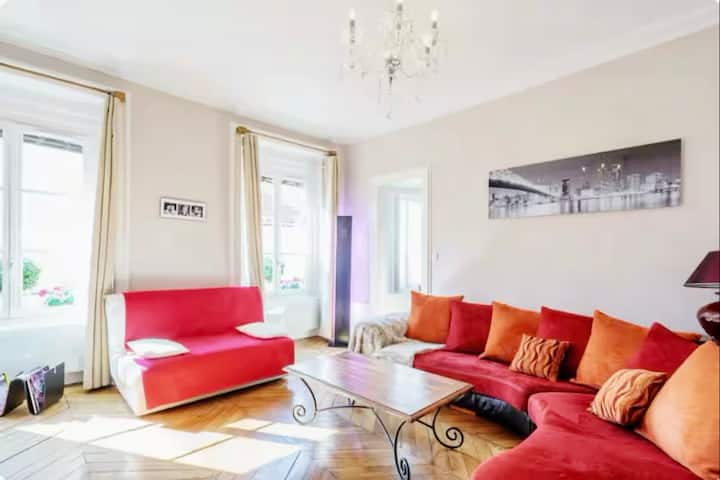 6 Chambres - Ensemble De 2 Apps - Groupe & Famille - Lione