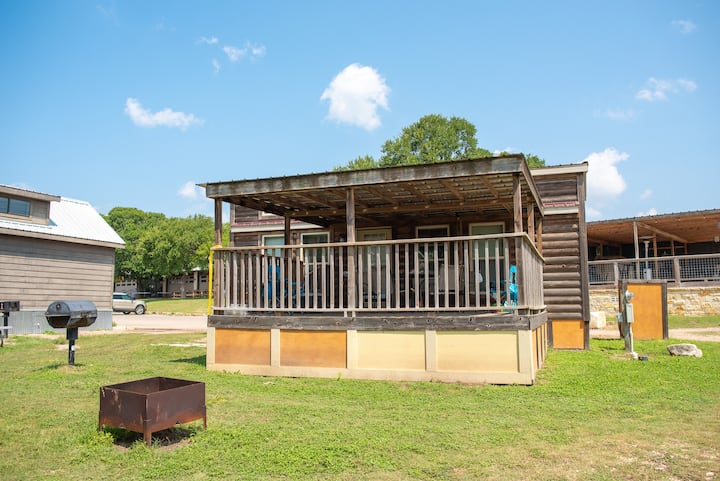 Yakky Doodle Cabin - Kerrville, TX