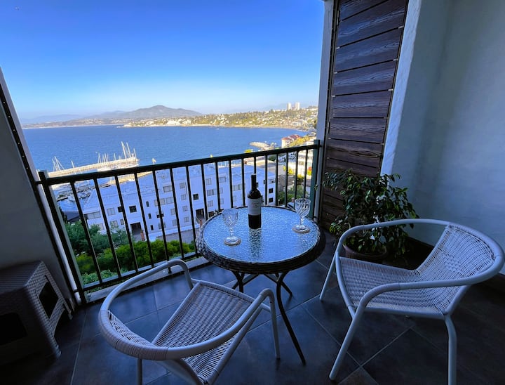 Depto En Concón: Vista Al Mar En Entorno Tranquilo - Concón