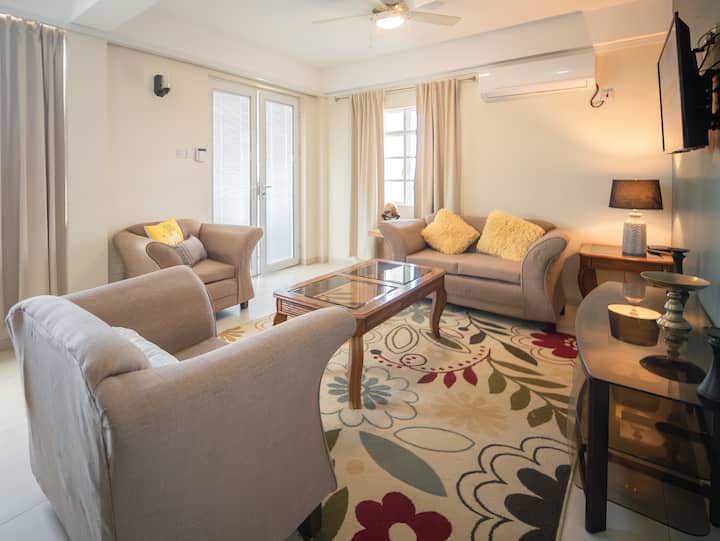 Stylish 1br With Pool & Marina Views - Rodney Bay