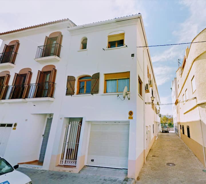 4h - Adosado 105 | 6-8 Personas (Familia) - Gandia