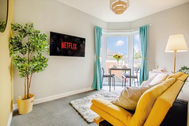Sunline Apartment | Central | Free Parking | 6ppl - Sheffield