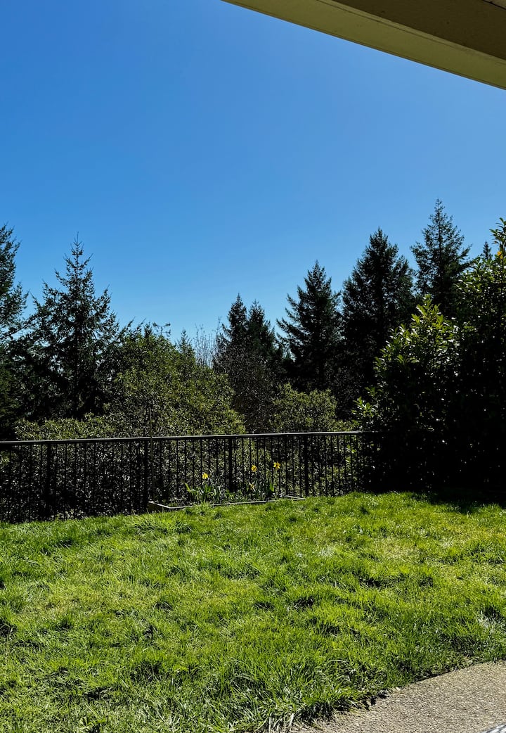 Peaceful Forest View Suite At Bear Mountain - Langford