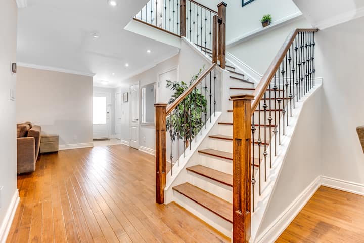 Renovated Home In Thornhill - Ontario