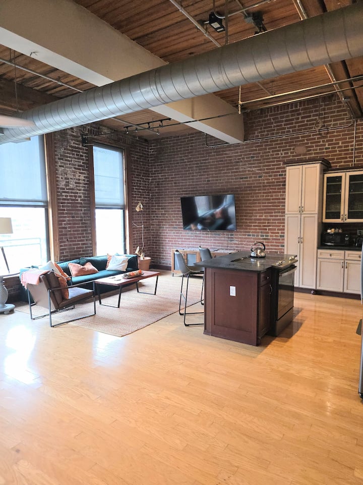 2bd/2ba, Private Balcony Downtown Stl - 聖路易斯