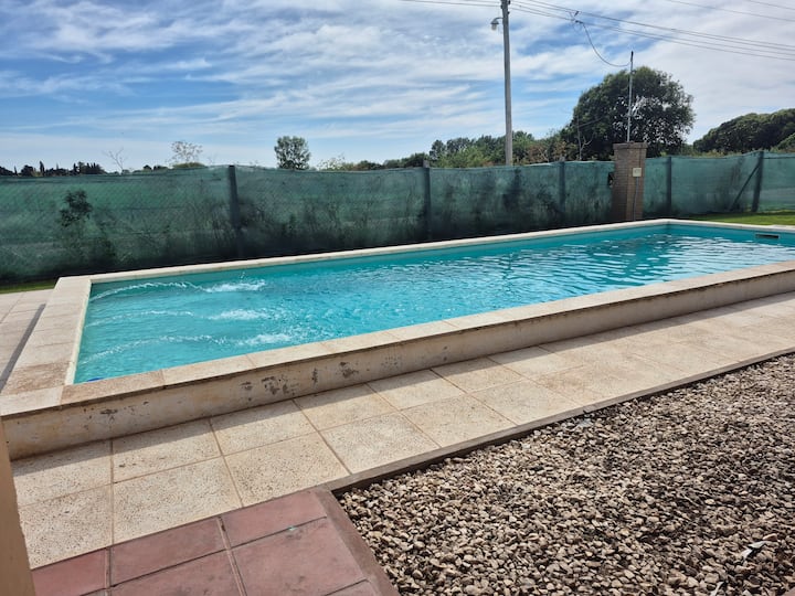 Hermoso Quincho Para Pasar Un Dia Rodeado De Verde - Chivilcoy