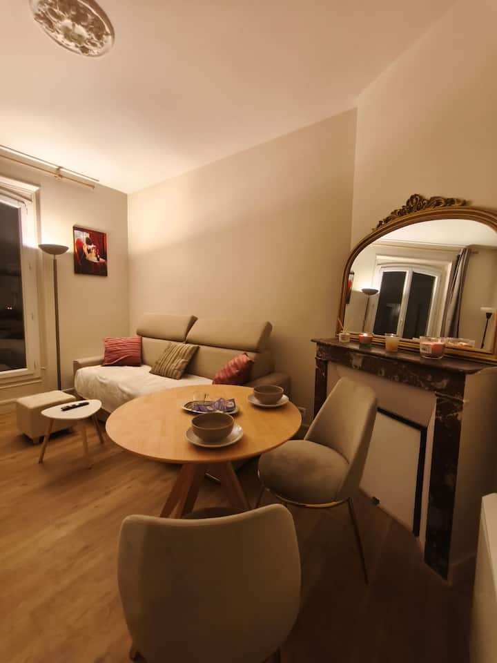 Charming Home At The Basilic - Saint-Denis, France