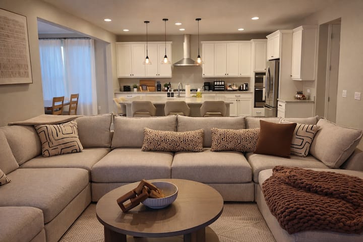 Upscale Castle Rock Family Retreat With Game Room - Castle Rock, CO