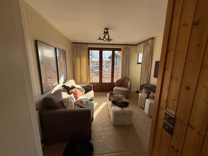 Cachette At La Residence - レ・ジェ