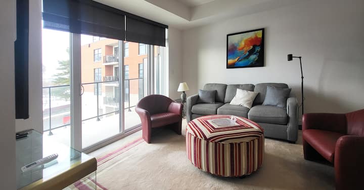 Queen Bed And Pull-out In The Heart Of Old Aylmer. - Kanata