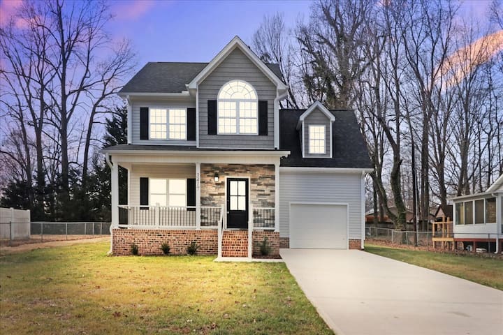 Light-filled Modern Home | Central | New Build - Greensboro, NC