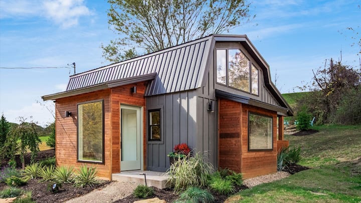 Modern Cabin Next To Salt Fork State Park - Cambridge, OH