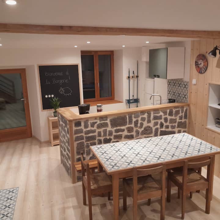 Gîte Dans Corps De Ferme Montagnard
"La Bargerie" - Saint-Bonnet-en-Champsaur