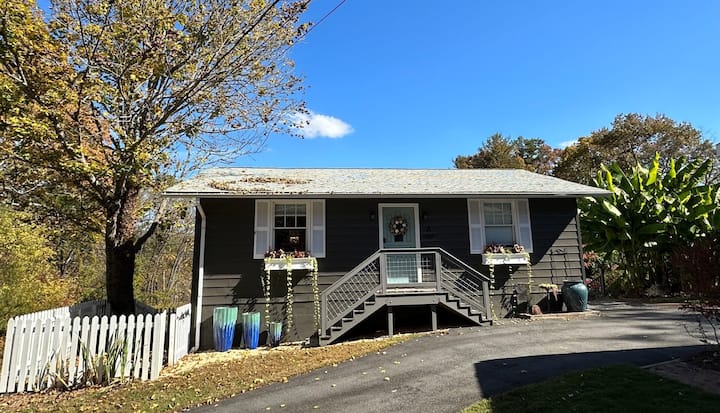 The Mountain View Cottage At Blue Ridge Hideaways - Weaverville, NC