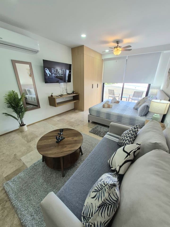 Walk To The Beach, Fifth Avenue, And Supermarkets - Playa del Carmen