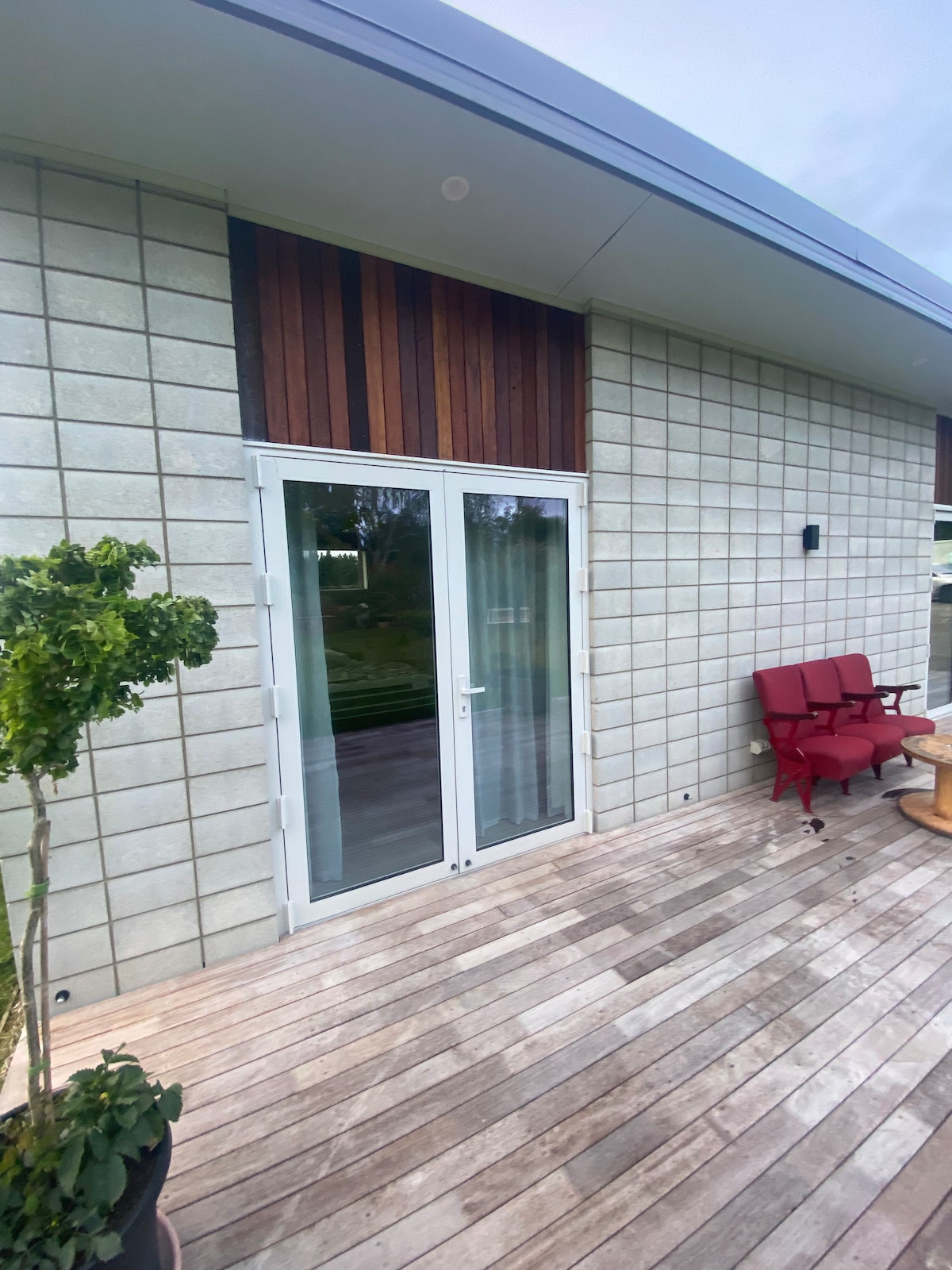 Fantail Orchard Apartment & Gardens Timaru - Flats for Rent in Hadlow ...