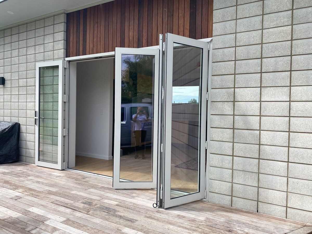 Fantail Orchard Apartment & Gardens Timaru - Flats for Rent in Hadlow ...
