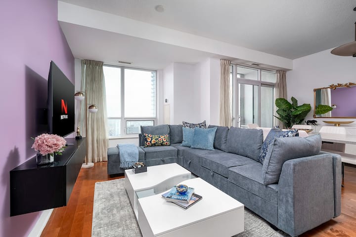 Comfort And Beauty In The Heart Of Tor | W Parking - Toronto