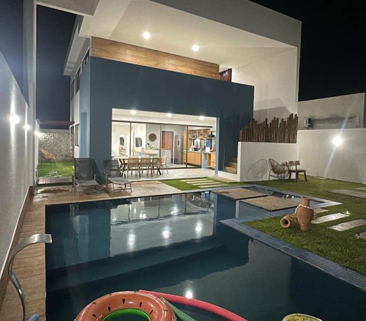 Casa Ampla/piscina/ 600m Da Praia/até 15 Hóspedes - Japaratinga