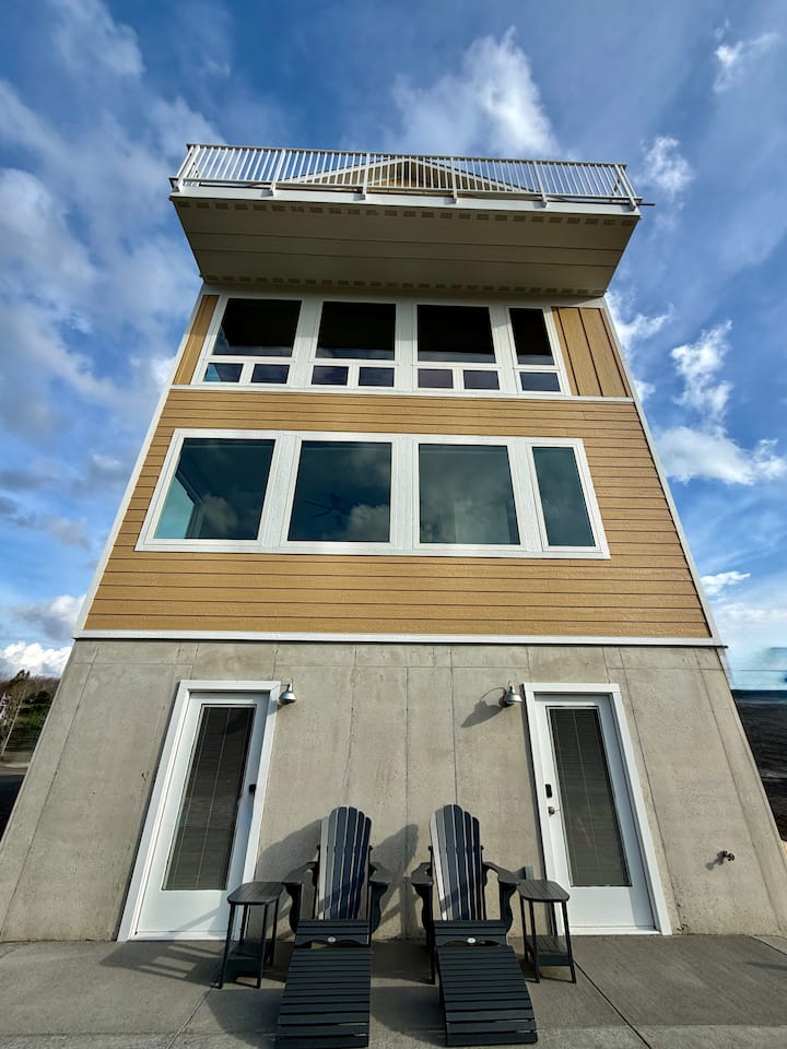 Blackwater Riverfront Tower - 3 King Beds - Davis, WV